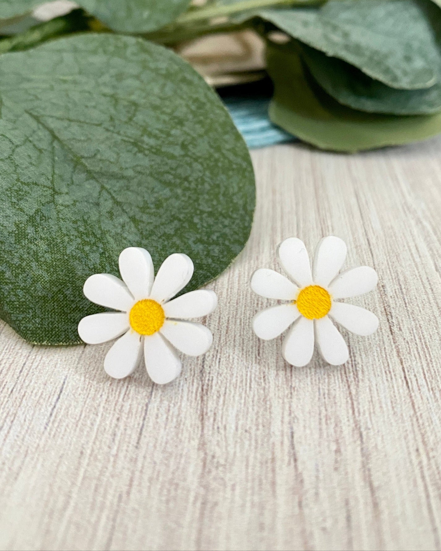 Daisy studs – zoo&roo
